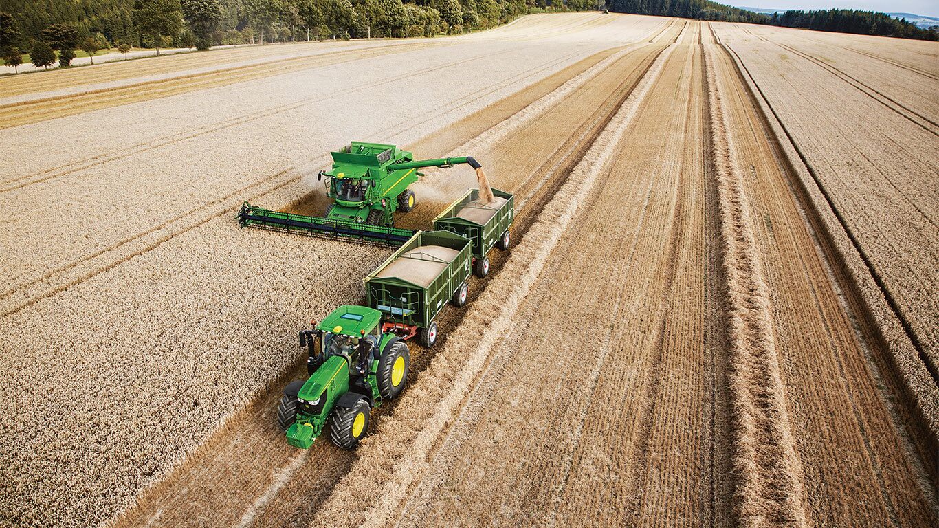 What is a tractor RTK System and how to work with it - Fieldbee blog